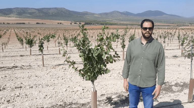[VIDEO] eOrchard app help orchard manager improve pistachio production ...